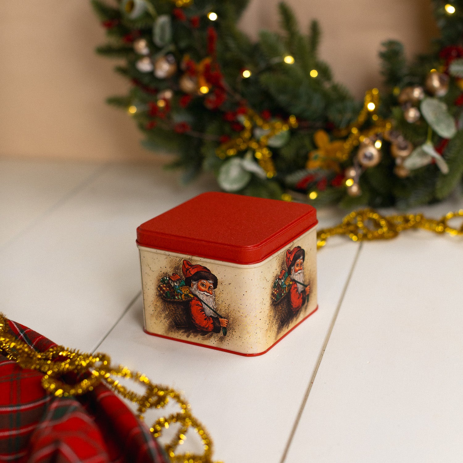 Tree Farm - Santa Cookie Tin – Antique Candle Co.